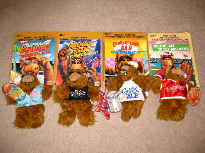 Alf-Hand-Puppets – Mickey Lee Yarber